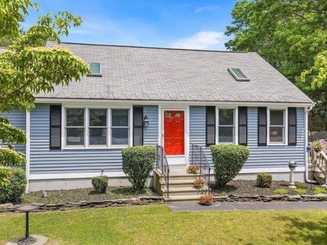 house with 4 bedroom, Taunton MA DS104114607