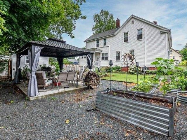 house with 4 bedroom, Taunton MA ES104008872