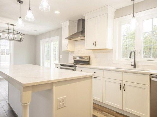 house with 4 bedroom, Taunton MA ES104833639
