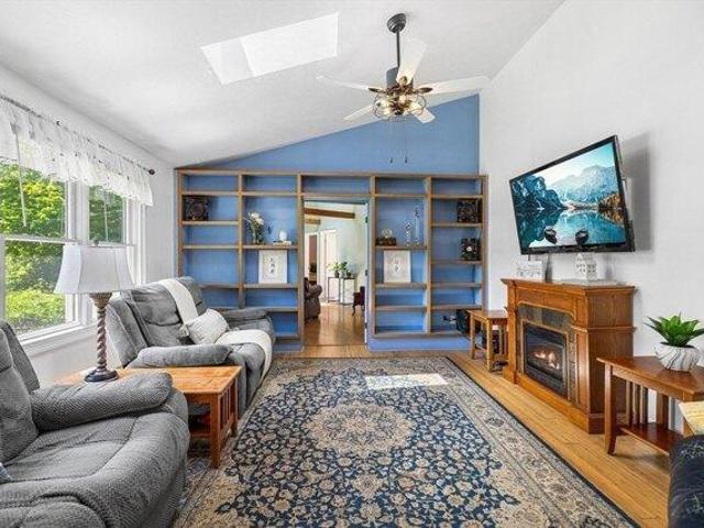 house with 4 bedroom, Taunton MA ES105207076