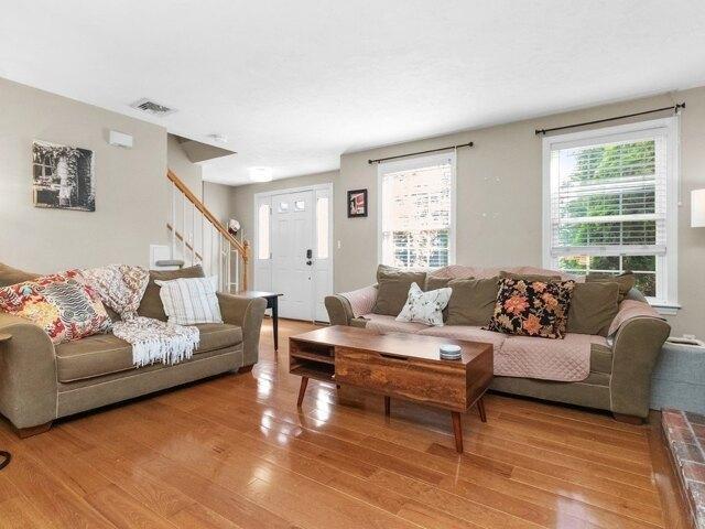 house with 4 bedroom, Taunton MA ES105232901