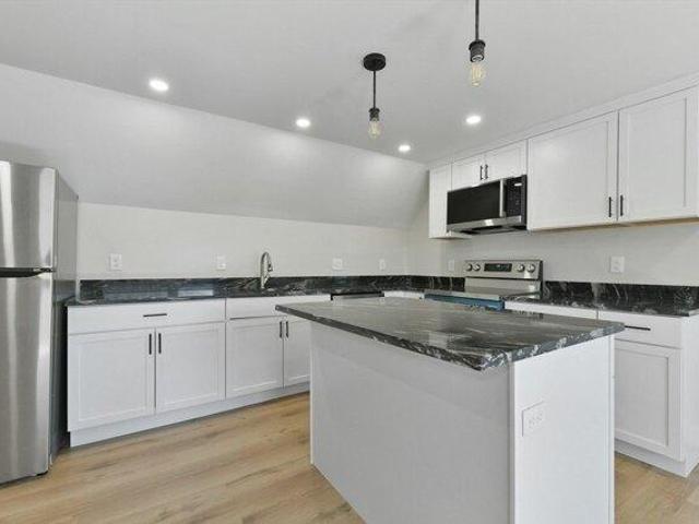 house with 4 bedroom, Taunton MA ES103223169
