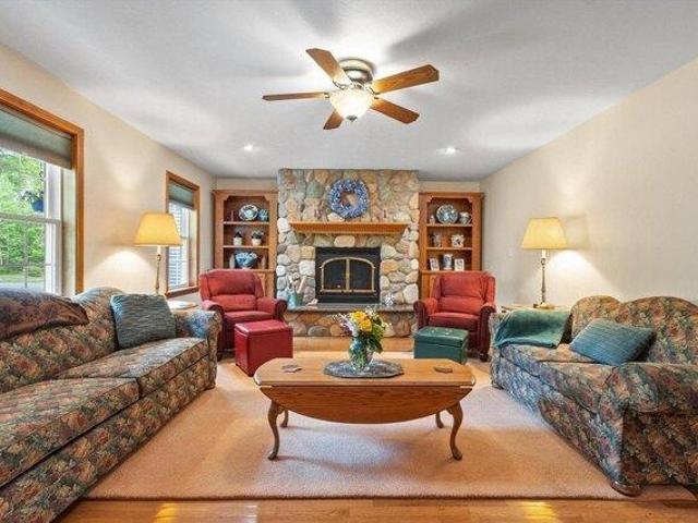 house with 4 bedroom, Templeton MA ES103498158