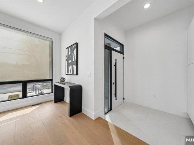 house with 4 bedroom, Tenafly NJ ES103601268