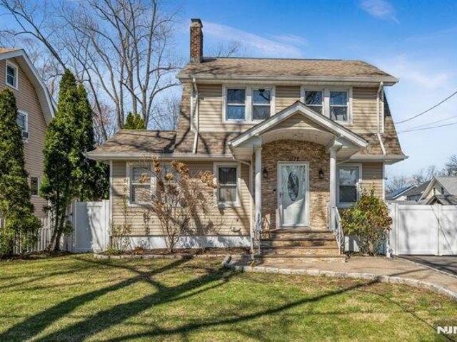house with 4 bedroom, Teaneck NJ DLS101603687
