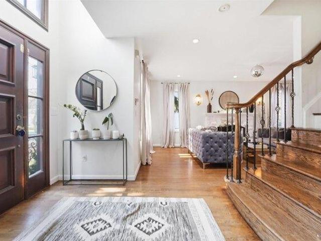 house with 4 bedroom, Teaneck NJ DLS101750255