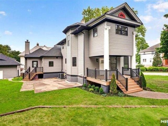 house with 4 bedroom, Teaneck NJ ES104922247