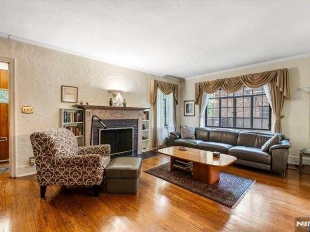 house with 4 bedroom, Teaneck NJ ES105124682