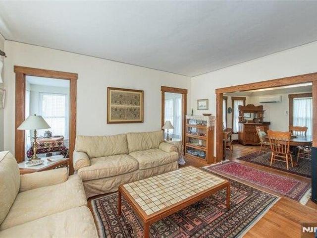 house with 4 bedroom, Teaneck NJ ES105155704
