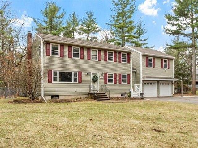 house with 4 bedroom, Tewksbury MA DLS102411501