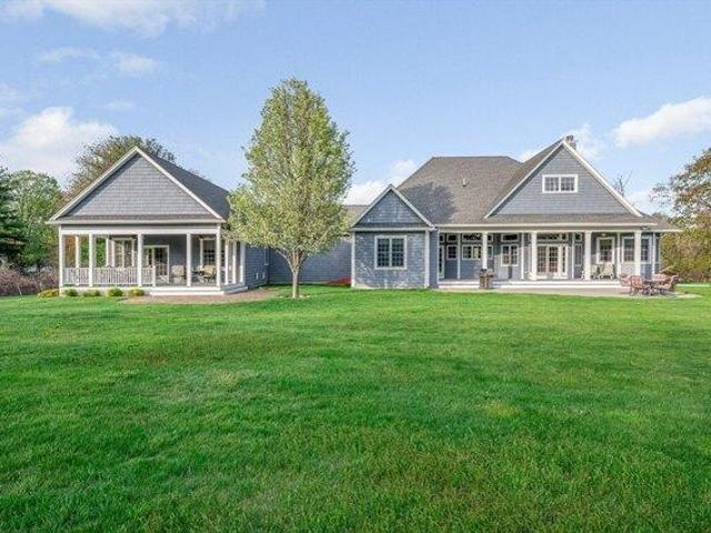 house with 4 bedroom, Tewksbury MA DLS102443865