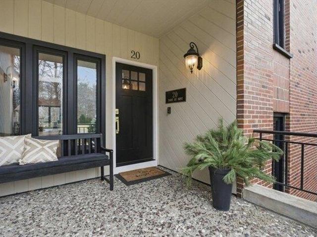 house with 4 bedroom, Tewksbury MA DS101856532