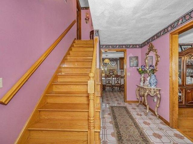 house with 4 bedroom, Tewksbury MA DS102594312