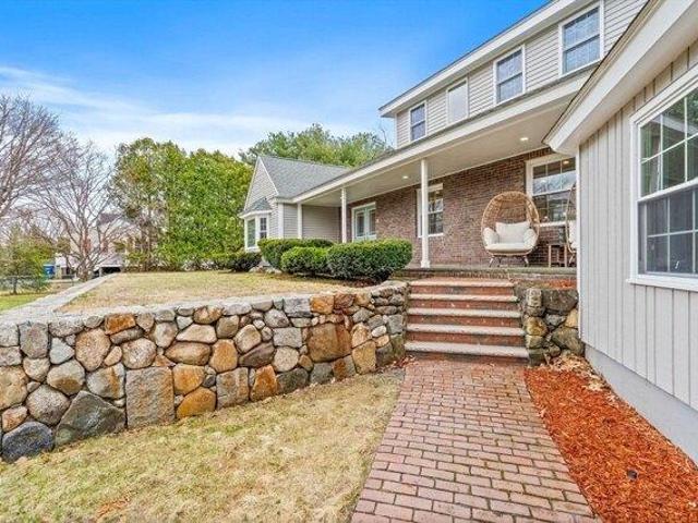 house with 4 bedroom, Tewksbury MA DS102709439