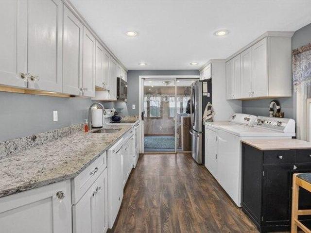house with 4 bedroom, Tewksbury MA ES104406147