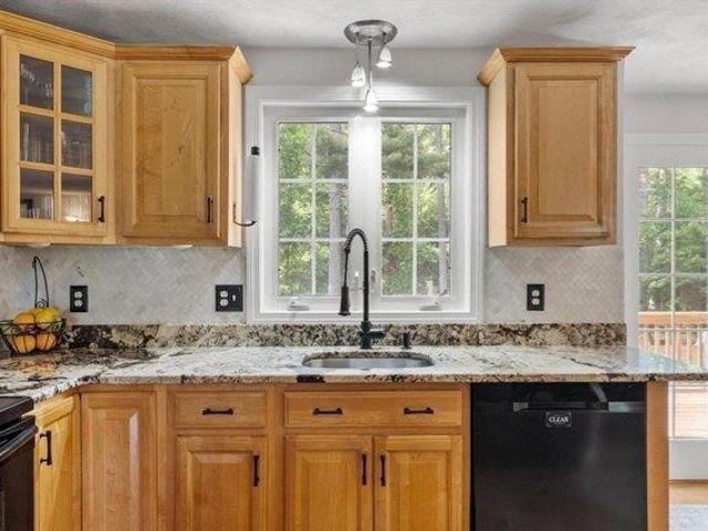 house with 4 bedroom, Tewksbury MA ES104761755