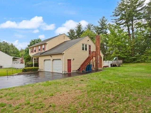 house with 4 bedroom, Tewksbury MA ES104831914