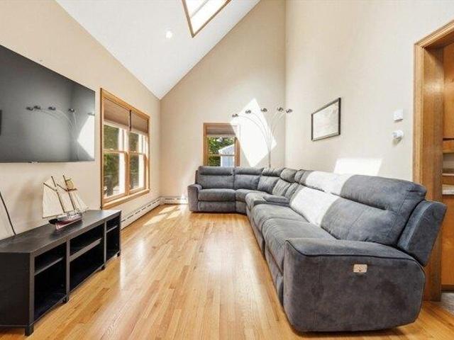 house with 4 bedroom, Tewksbury MA ES105116274
