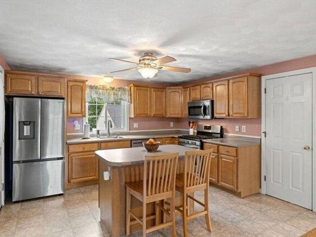 house with 4 bedroom, Tewksbury MA ES105175648