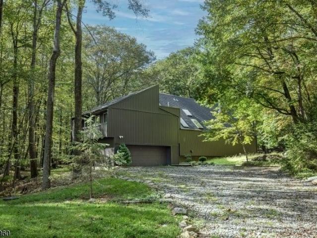 house with 4 bedroom, Tewksbury Twp. NJ DLS101341141