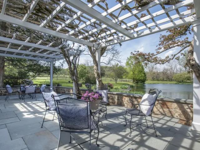 house with 4 bedroom, Tewksbury Twp. NJ DLS102272139