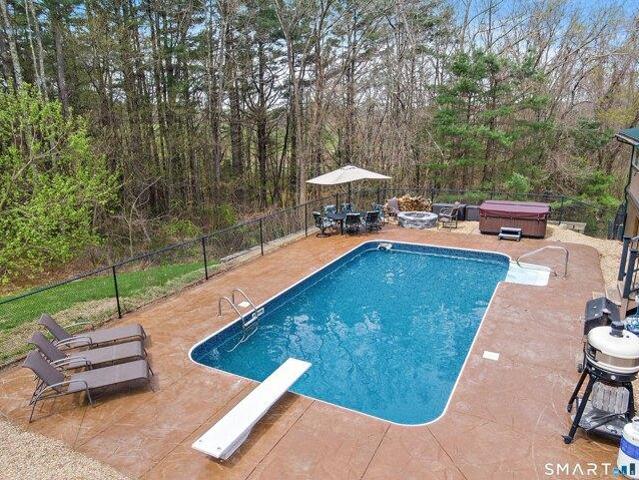 house with 4 bedroom, Thompson CT DLS101899579