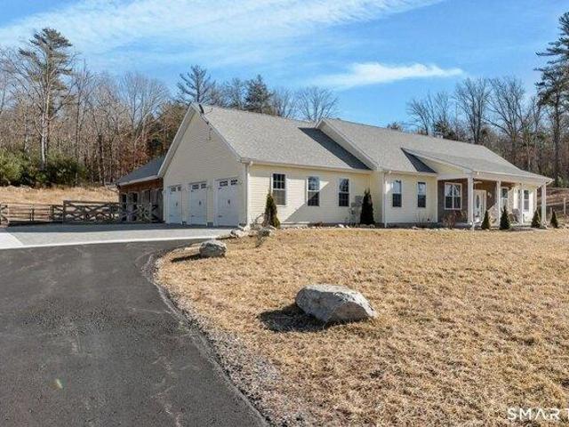 house with 4 bedroom, Thompson CT DS101998339
