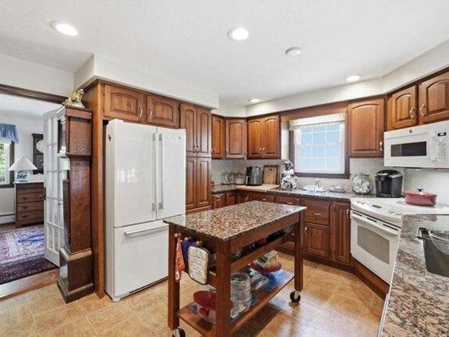 house with 4 bedroom, Thompson CT ES105105903