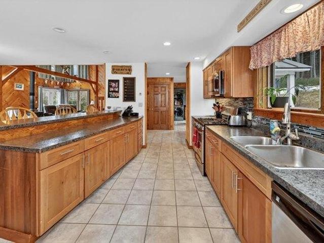 house with 4 bedroom, Thetford VT DLS101603224