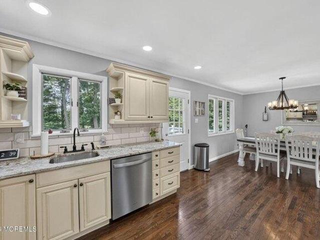 house with 4 bedroom, Tinton Falls NJ ES105123668