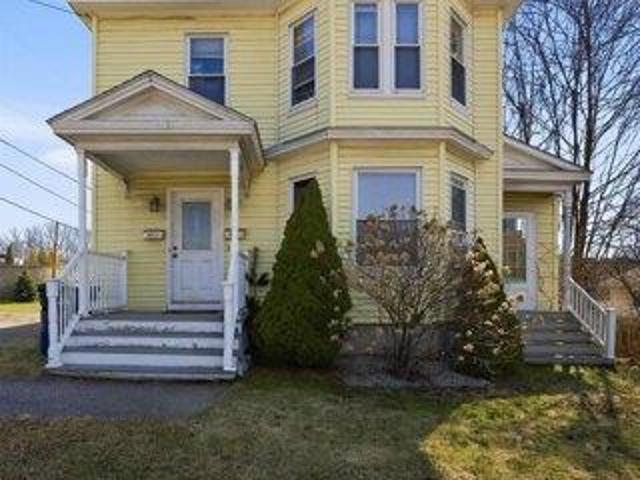 house with 4 bedroom, Tilton NH DS101898642