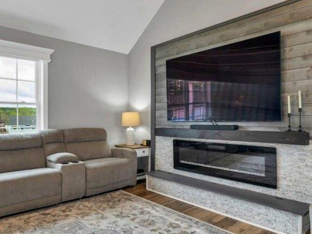 house with 4 bedroom, Tilton NH ES103018670