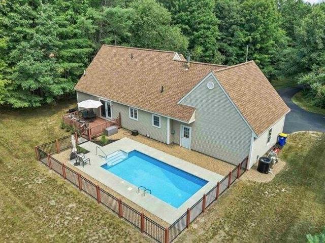 house with 4 bedroom, Tilton NH ES105159698
