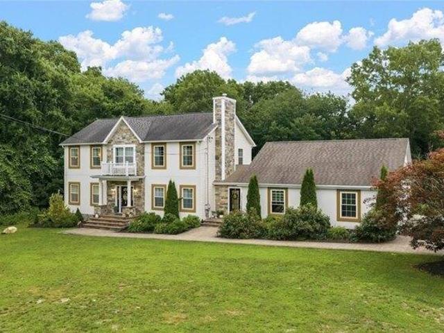 house with 4 bedroom, Tiverton RI ES104512941