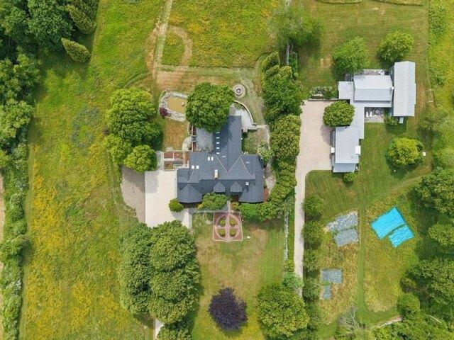 house with 4 bedroom, Tiverton RI ES104512977