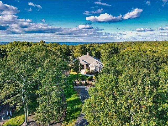 house with 4 bedroom, Tiverton RI ES104720847