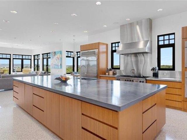 house with 4 bedroom, Tiverton RI ES105173248