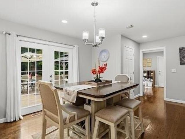 house with 4 bedroom, Tiverton RI ES105206662