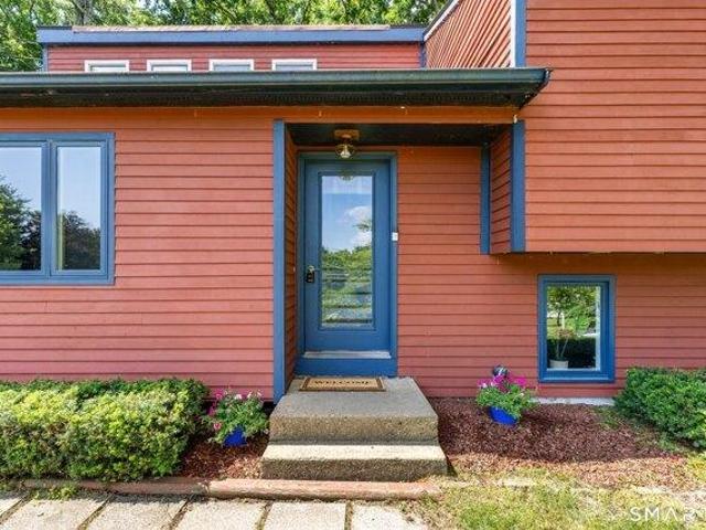 house with 4 bedroom, Tolland CT DS103927682
