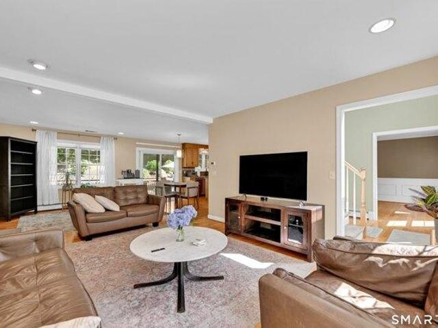 house with 4 bedroom, Tolland CT ES105176237