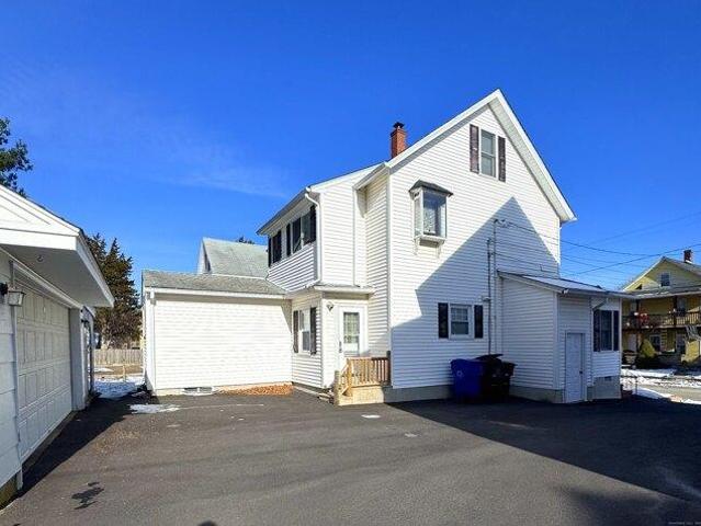 house with 4 bedroom, Torrington CT DLS101659767