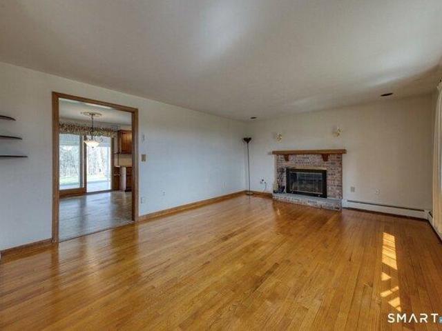 house with 4 bedroom, Torrington CT DS102763162