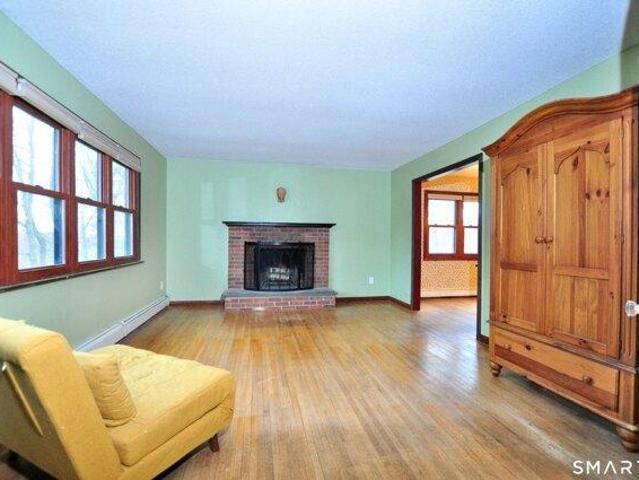 house with 4 bedroom, Torrington CT ES104236529