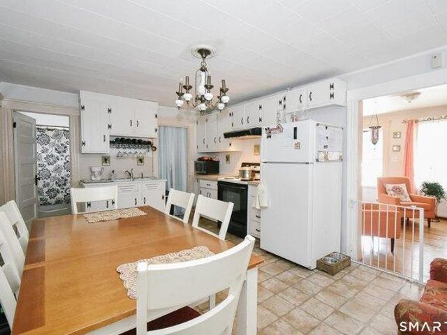 house with 4 bedroom, Torrington CT ES104261609