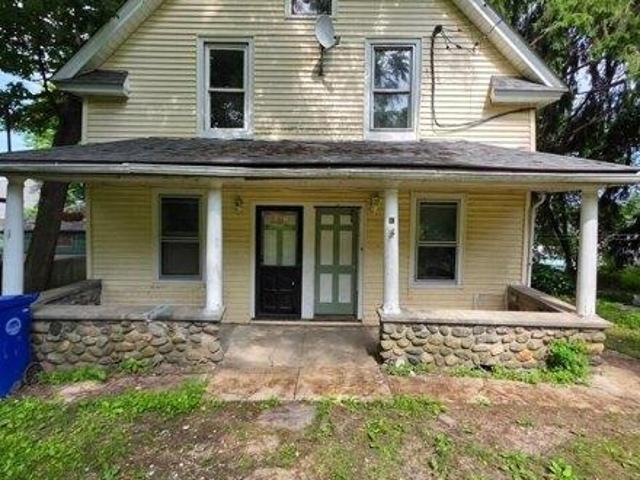 house with 4 bedroom, Torrington CT ES104263842