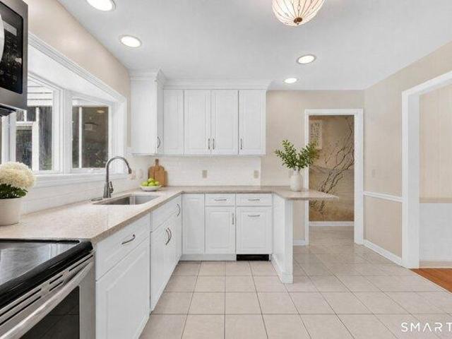 house with 4 bedroom, Torrington CT ES105125258