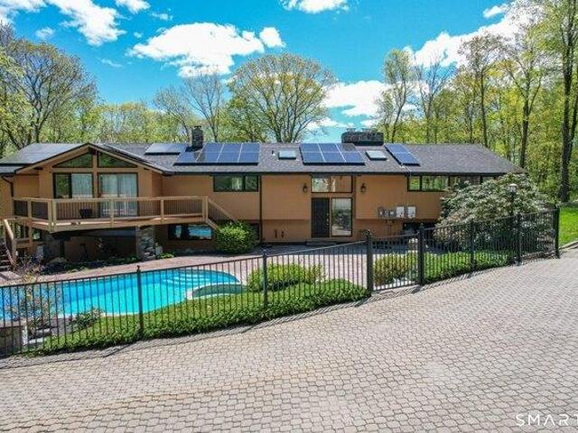 house with 4 bedroom, Torrington CT ES105143322