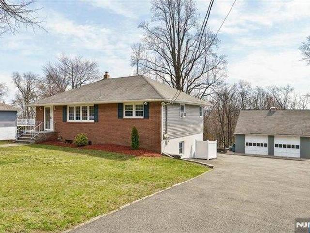 house with 4 bedroom, Totowa NJ DS102279248