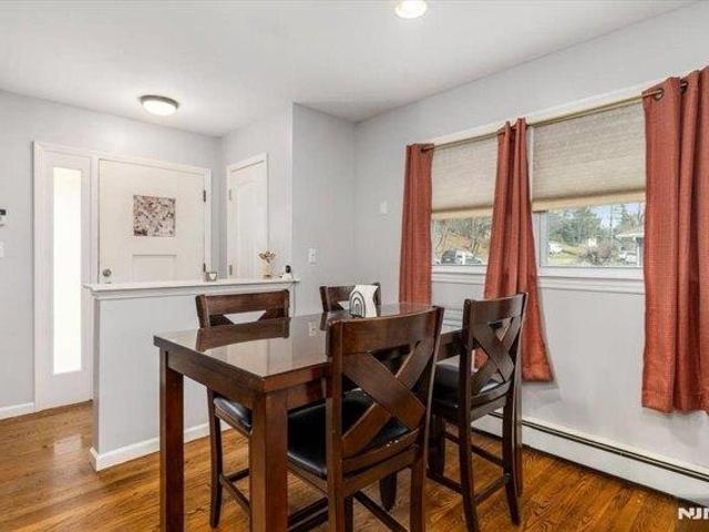 house with 4 bedroom, Totowa NJ ES104374200