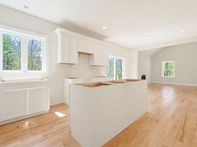 house with 4 bedroom, Townsend MA DLS102370922